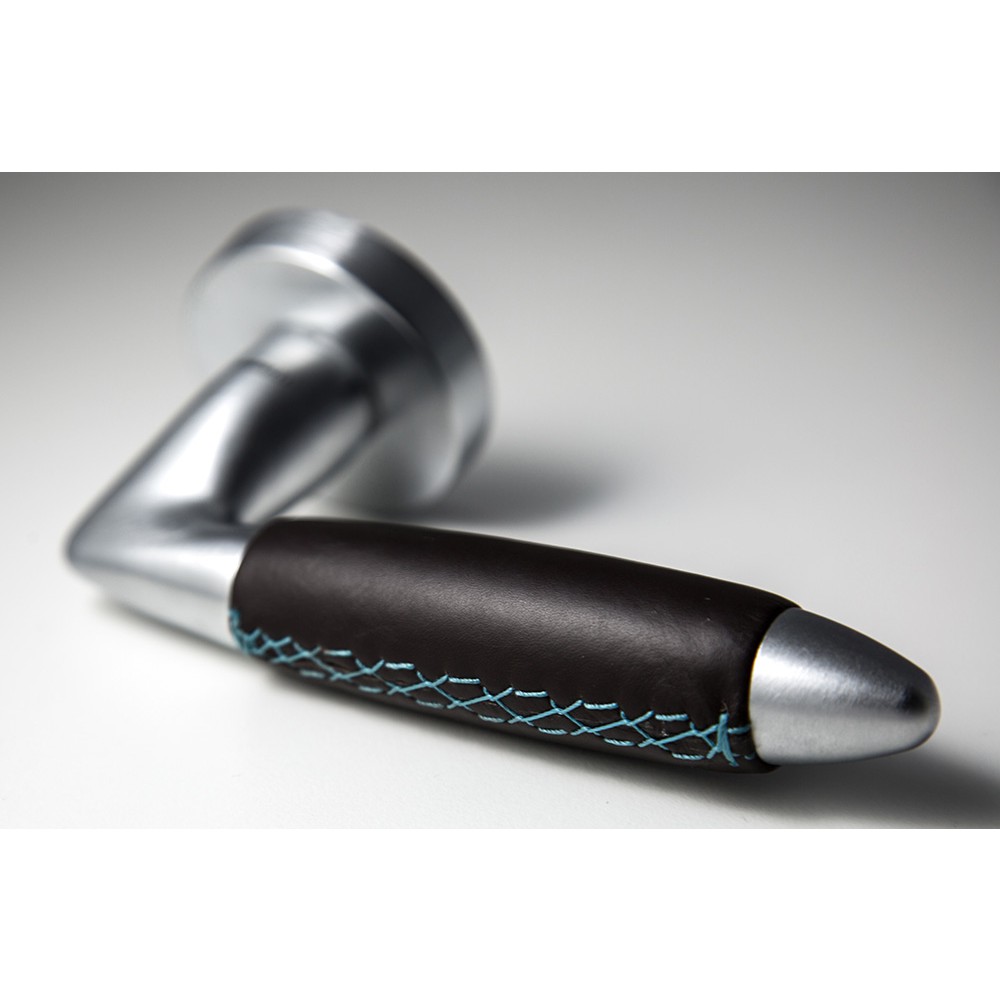 Totem Mandelli leather door handle | Windowo